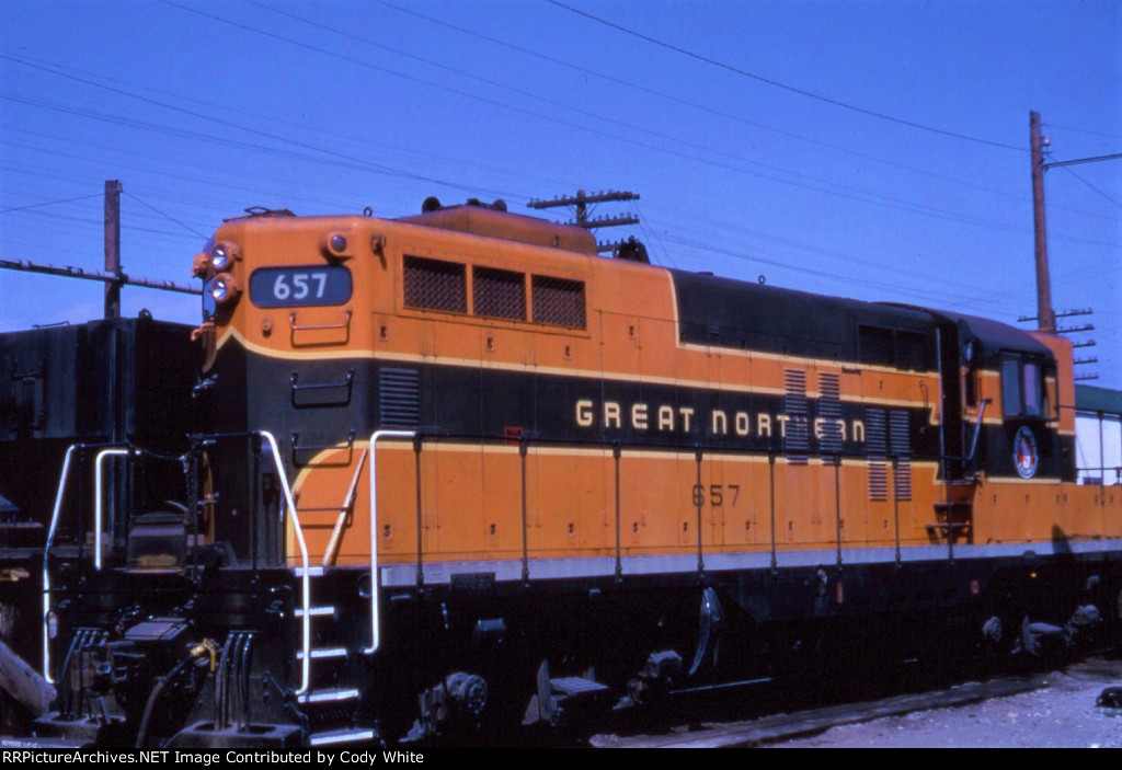 Great Northern GP9 657